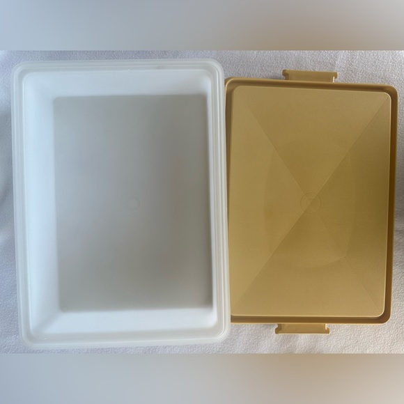 Tupperware | Kitchen | Tupperware Vintage Rectangle Cake Container ...